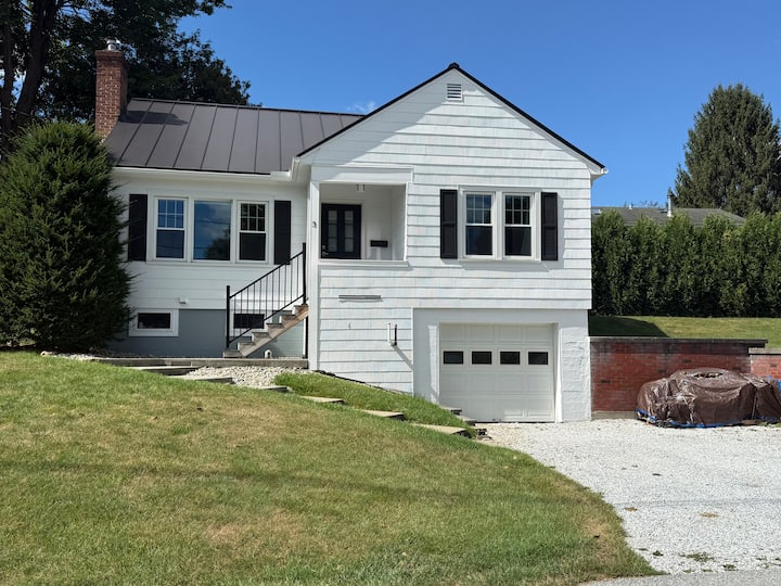 Cozy Cape-style Home Near Killington, Vt - Vermont