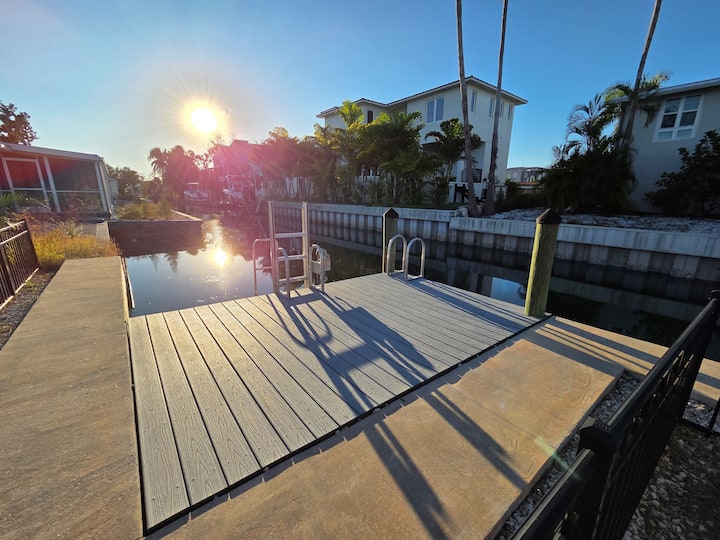 Canal-front Charmer With Private Beach Access! - Longboat Key, FL