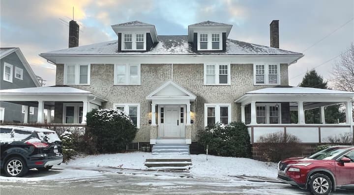 *New* Ligonier Luxury: 1 Block Downtown +Free Ymca - Ligonier, PA