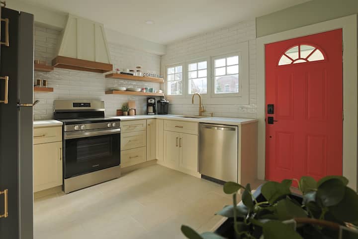 *New* Boutique Escape: 1 Block Downtown +Free Ymca - Ligonier, PA