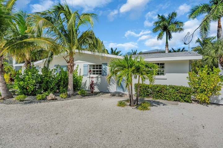Bean Pt. Bungalow 2 - Half Duplex W/ Private Spool - Anna Maria, FL