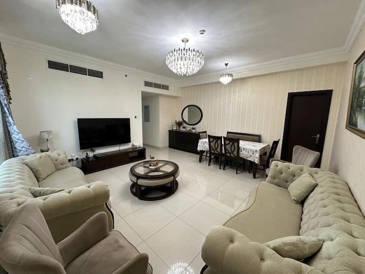 Big Flat 3 Bedrooms, In Floor 15 Full Service - Sharjah
