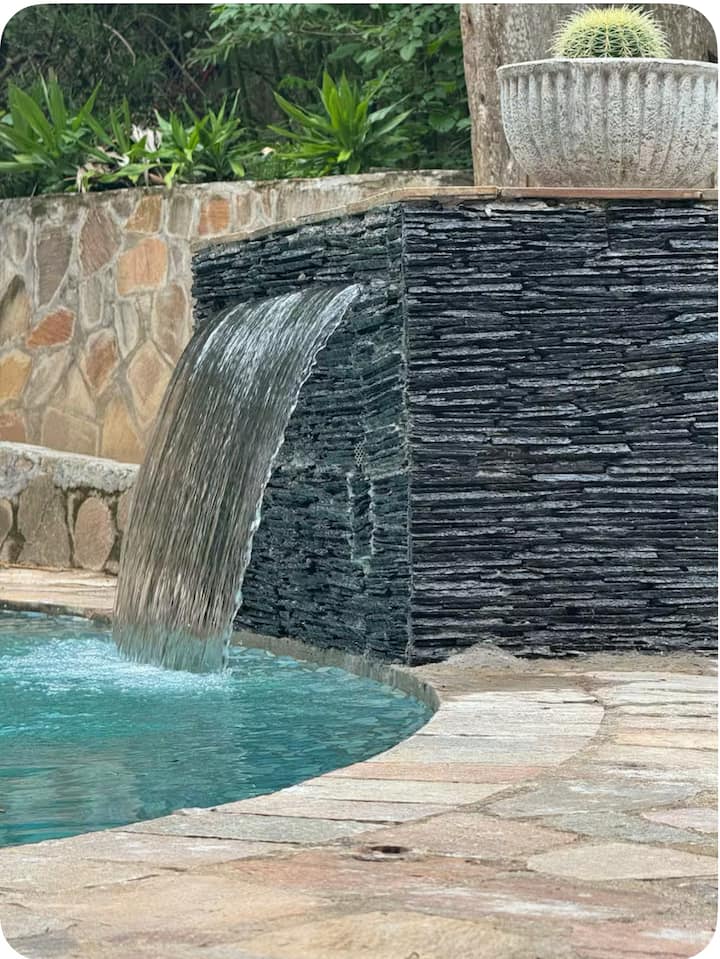 Bamboo-view Breeze Suite - Zimbabwe