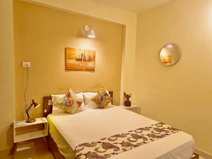 My Midcentury Modern Suite - In Heart Of Varanasi - Waranasi