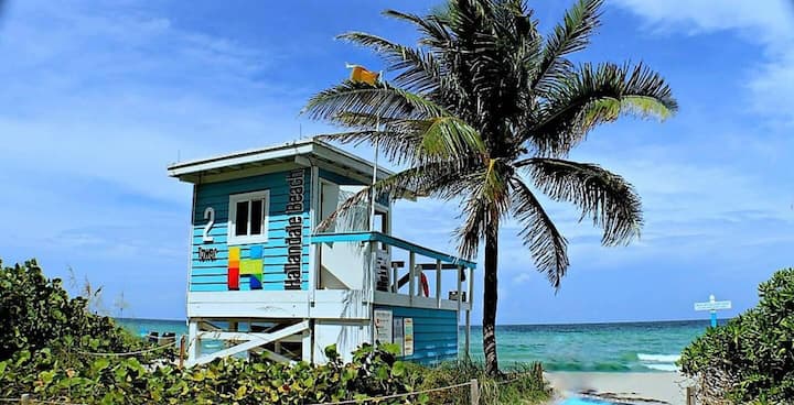 Seventh Heaven Retreat Poolside & Waterfront Views - Hallandale Beach