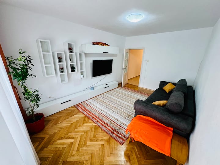 Stylish 2br Apt W/ Kitchen | Heart Of Pitești - Bascov