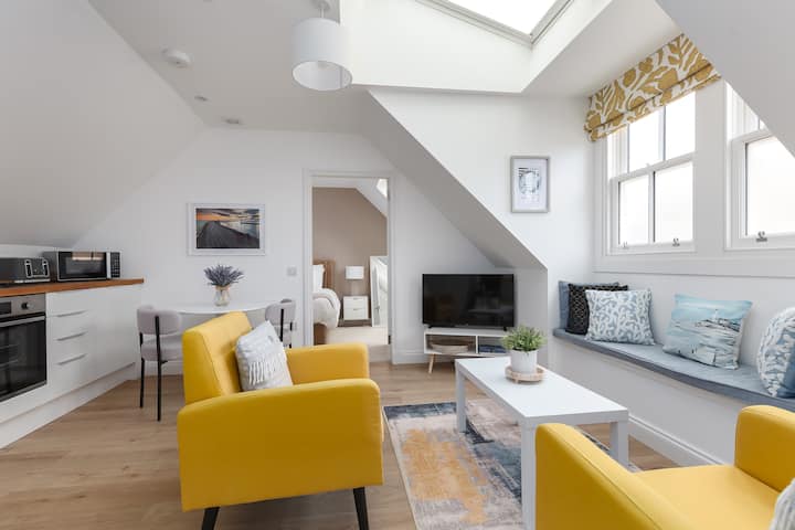 Fabulous Town Centre Loft Apartment - Saint Andrews