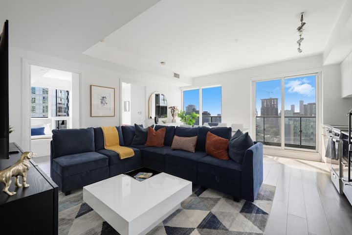 Bright & Stylish 3br | Downtown + Parking - Toronto