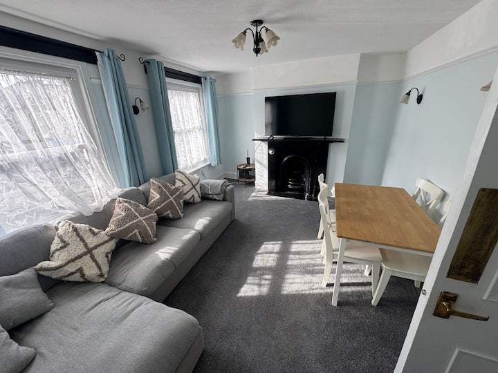 2 Bed Flat In Folkestone Near The Harbour Arm - Folkestone
