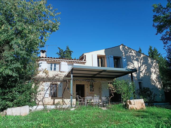 Très Jolie Villa, Sous Le Soleil, Exactement ! - Fayence