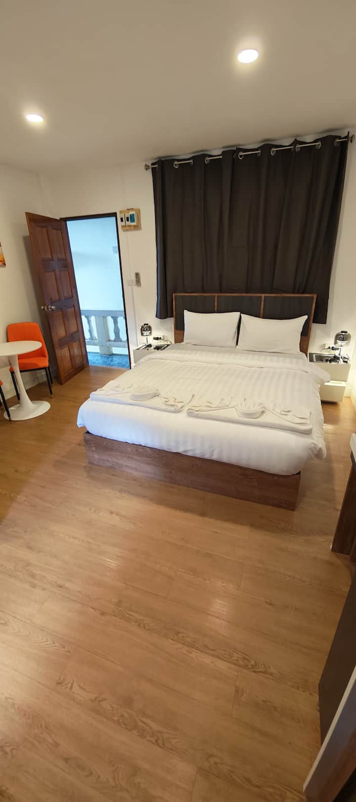 Tiger Guest House Deluxe Room - Patong Beach