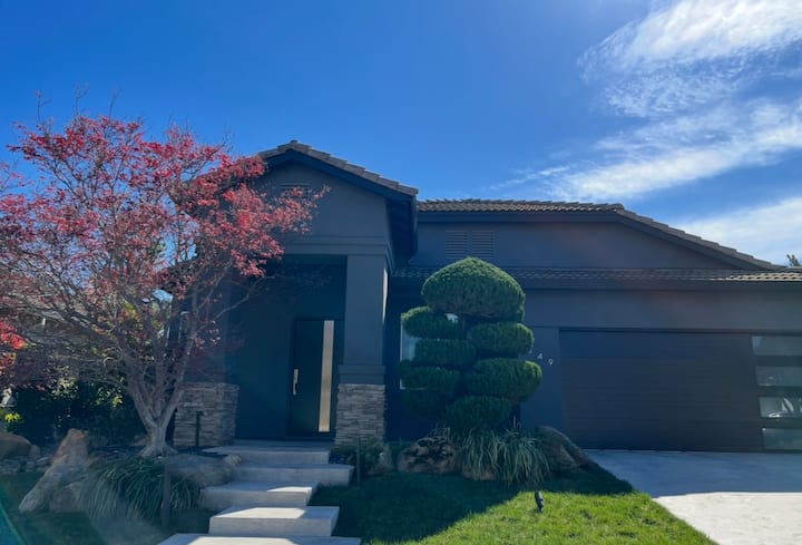 Modern 3br Roseville Home By Galleria (0.8mi) - Roseville, CA