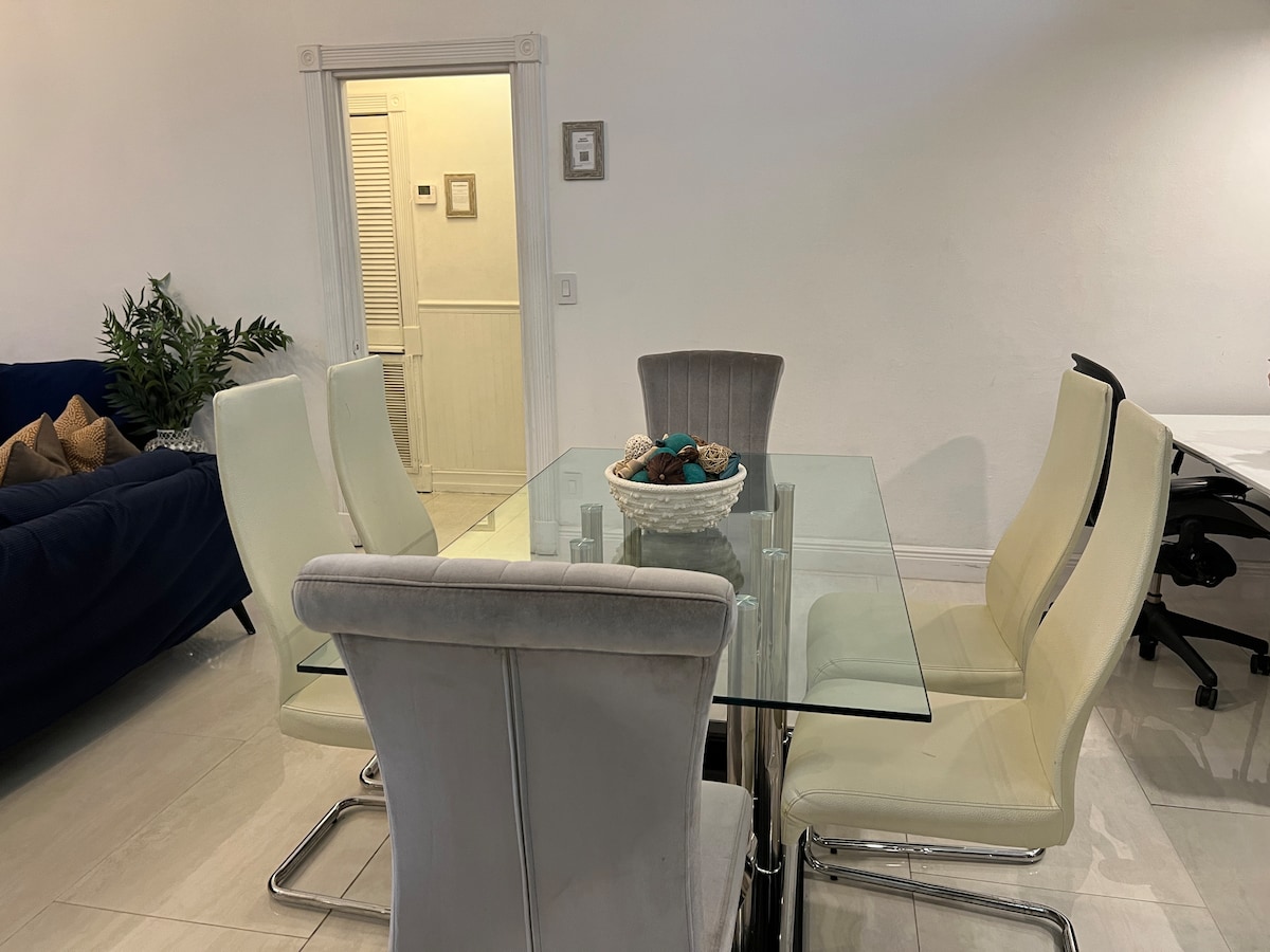 Miami Elite Hostel Private Room 3 - Houses for Rent in Miami, Florida ...