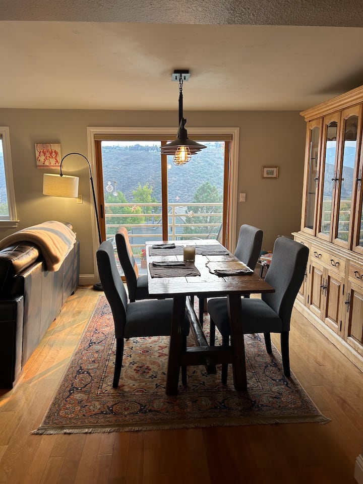 Cozy 1br W/ Mountain Views, 10 Min To Beaver Creek - Avon, CO