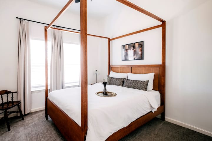 Artist Haven Guest Room #2 In Clean, Stylish Home - United States