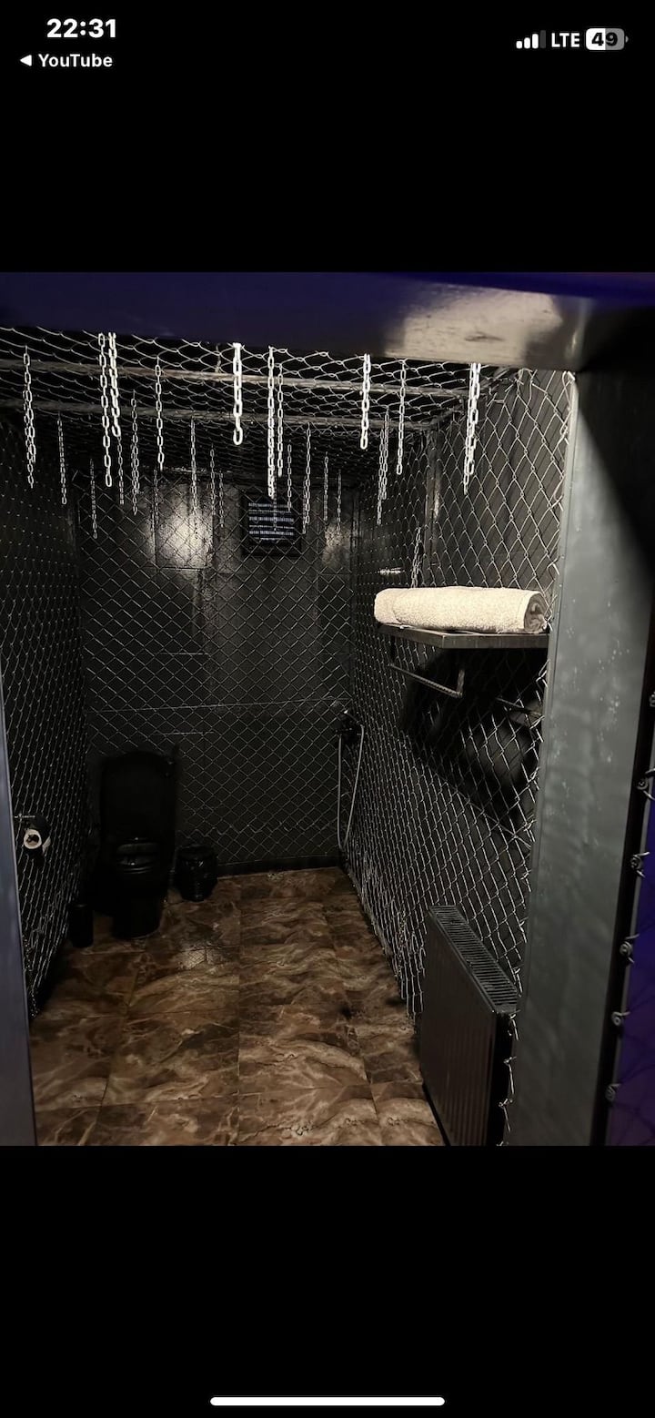 (Zindan)teslimiyet Olduğunda,aşk Kaçınılmazdır. - Bursa