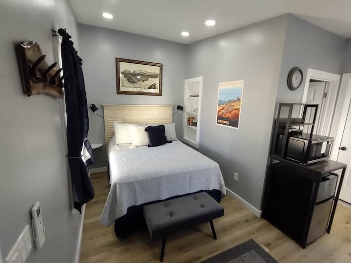 Charming 1-bedroom Hideaway In Downtown Bar Harbor - Acadia National Park