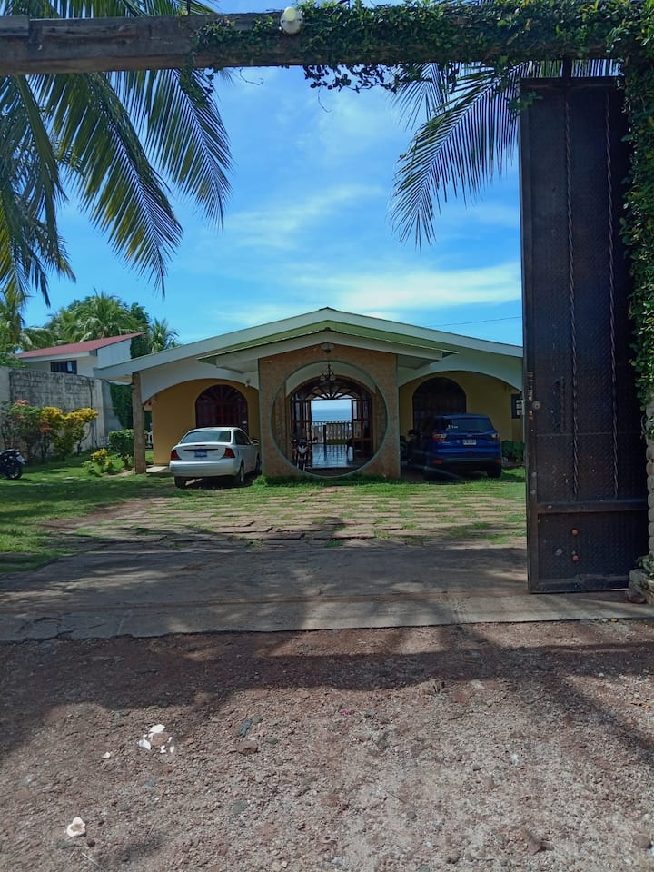 Hotel Playa Las Flores - El Salvador