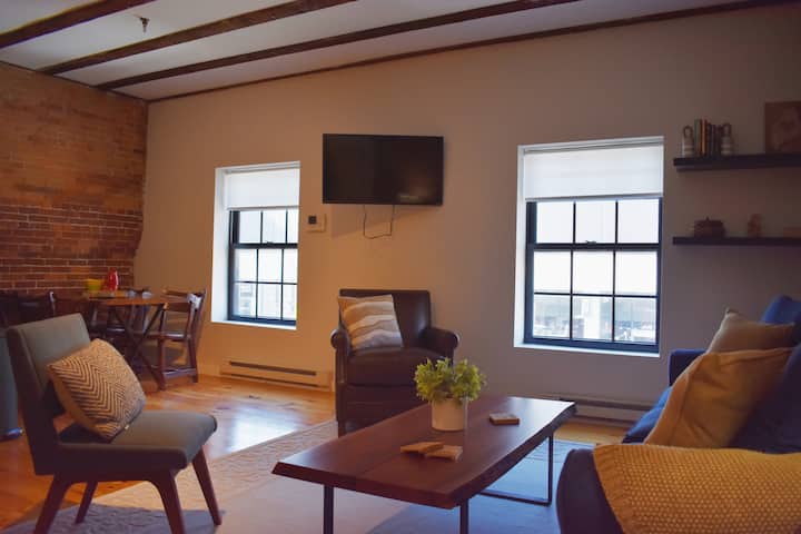 Old Port Gem- 2 Br Loft/418 Fore St - Portland, ME