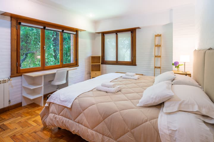 Amplia Casa Boutique En Un Bosque Cerca Del Mar - Mar del Plata