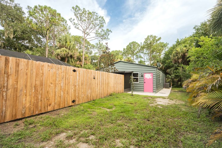 Magnolia's Studio - Cocoa, FL