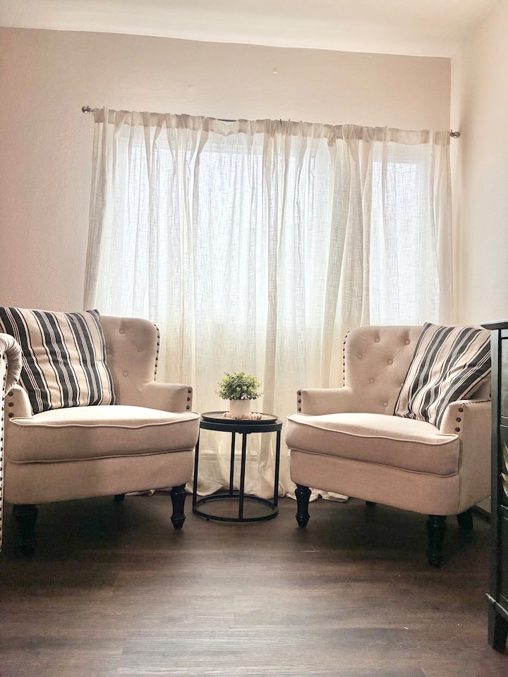 Fully Renovated Historic Townhouse - Fairbanks, AK