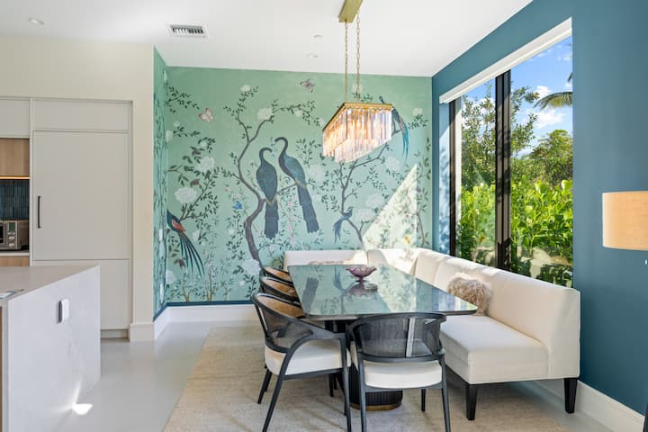 Luxury Townhouse | Minutes To Palm Beach - West Palm Beach, FL