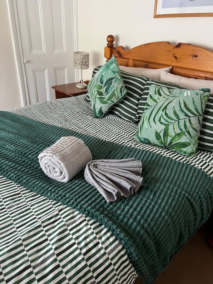 3-bedroom House - Free Parking Near York Town - York