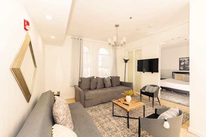 Hidden Gem Miami Beach Corner For 5! - Miami Beach, FL