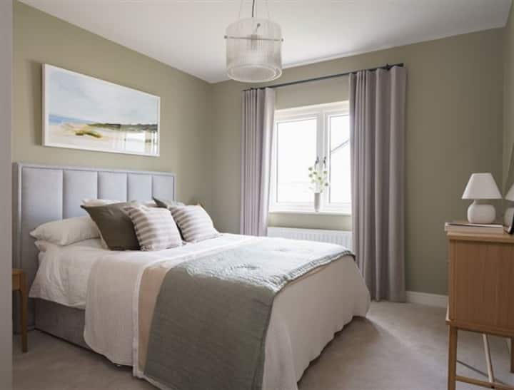 Ensuite Room In Gated Leixlip Home With Parking. - Maynooth