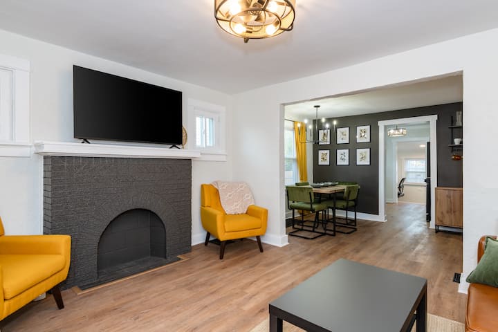 Mid-term Contemporary Bungalow Retreat - Dayton, OH