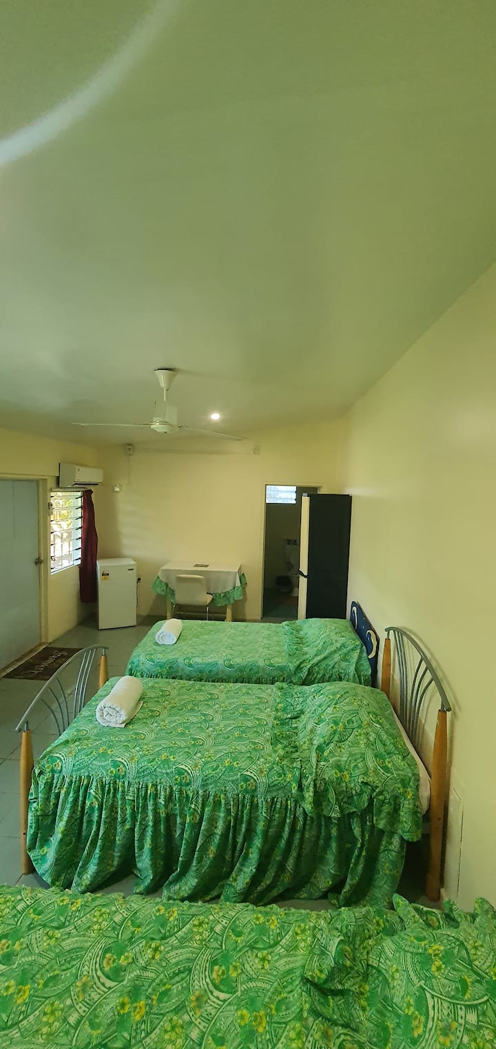 Spacious Family Room W/ 3 Beds + Air-con & Ensuite - Apia