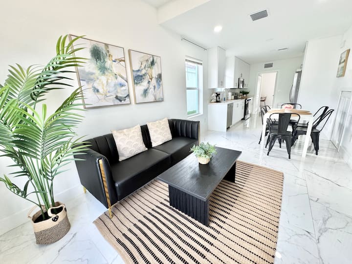 Luxury & Modern Townhouse In Boynton Beach - Boynton Beach, FL