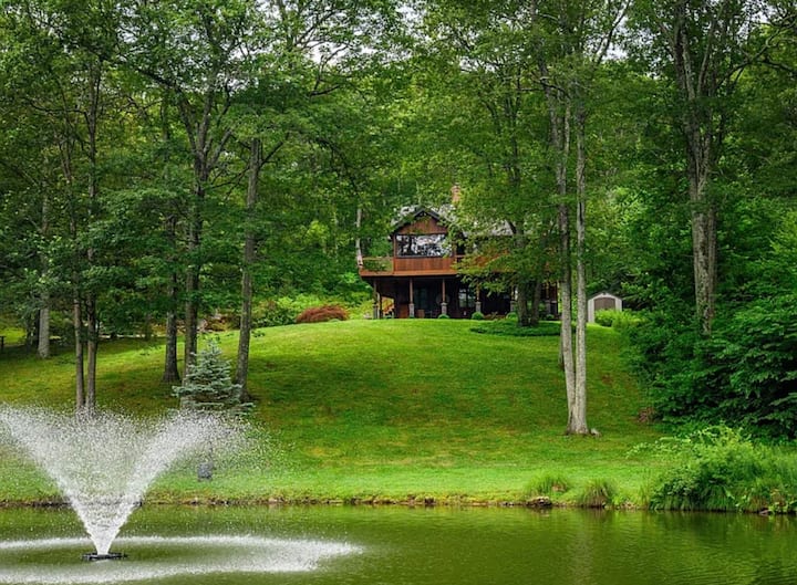 Welcome To The Mountains, Danbury Forest Escape - Bethel, CT