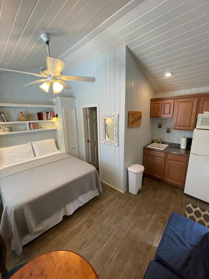 Cozy Tiny Barn Studio 3 Miles To Lu - Lynchburg, VA