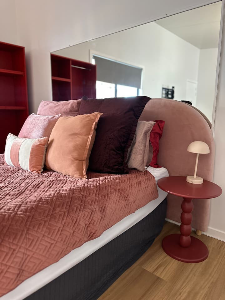 Aurora Self Contained Studio - Griffith University, Nathan Campus