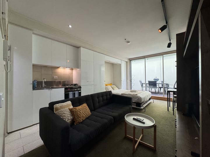 St Kilda Central | 5 Mins To Beach | Luna Park - St Kilda