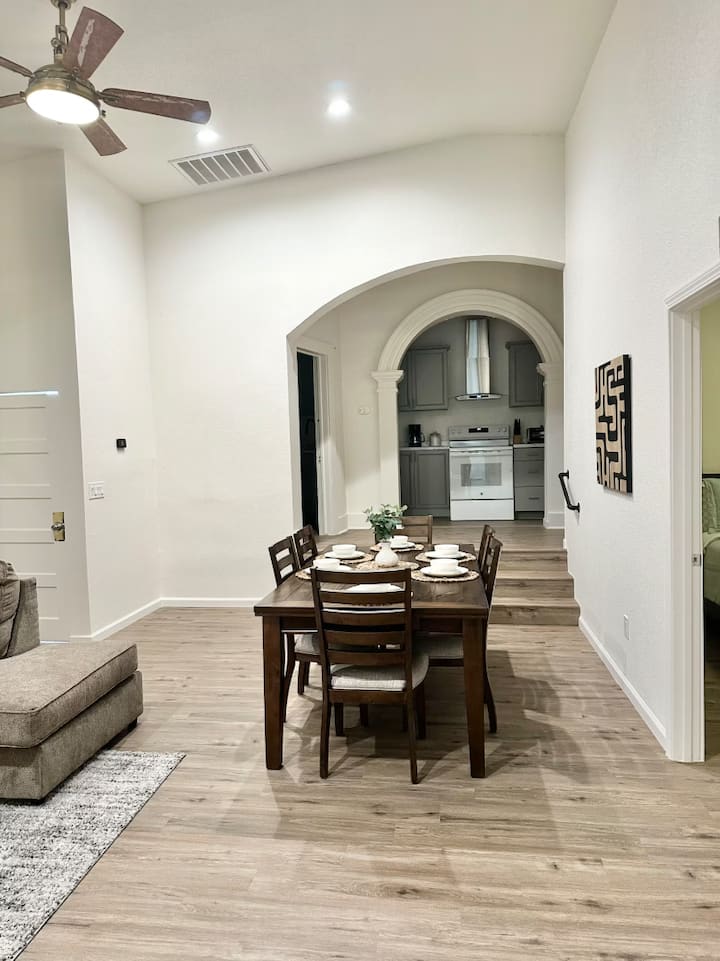 Work Crew Ready! Big 6 Bed Home In Modesto - Modesto, CA