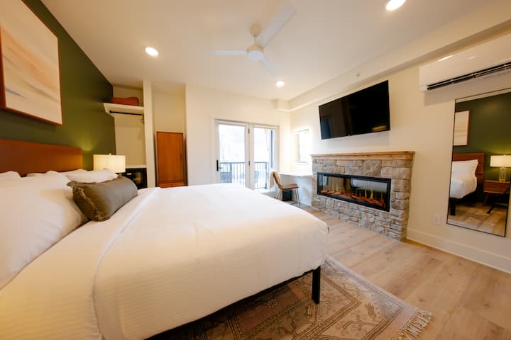 Standard King - Blowing Rock, NC