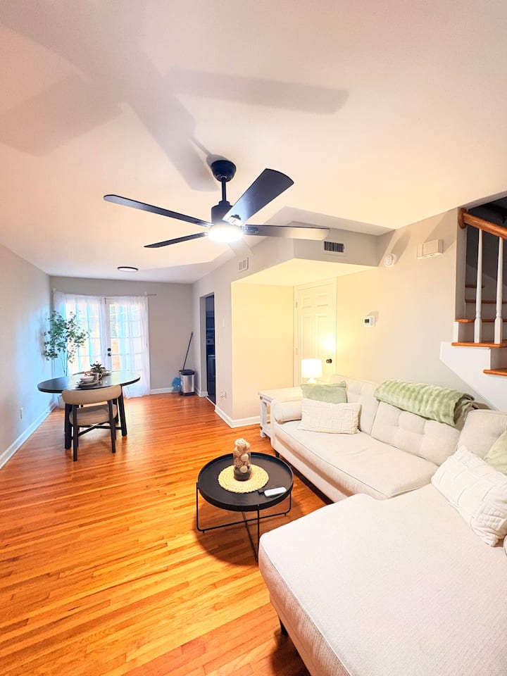 Warm And Cozy - Charlotte