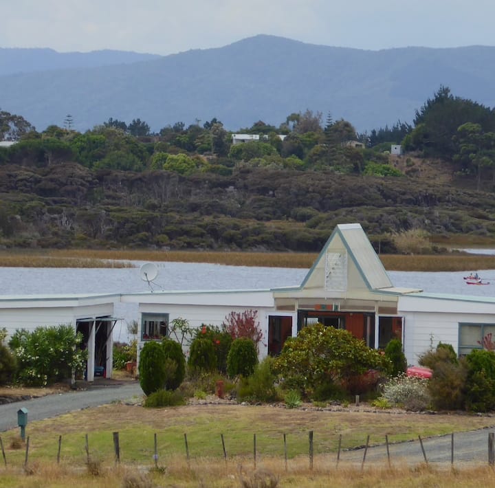 Lake Ngatu Retreat - Awanui