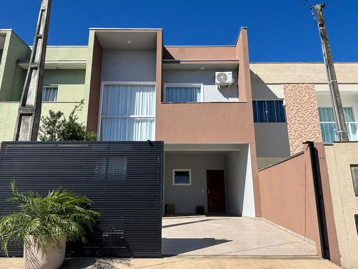 Ampla E Bela Casa No Centro De Barra Velha. - Barra Velha