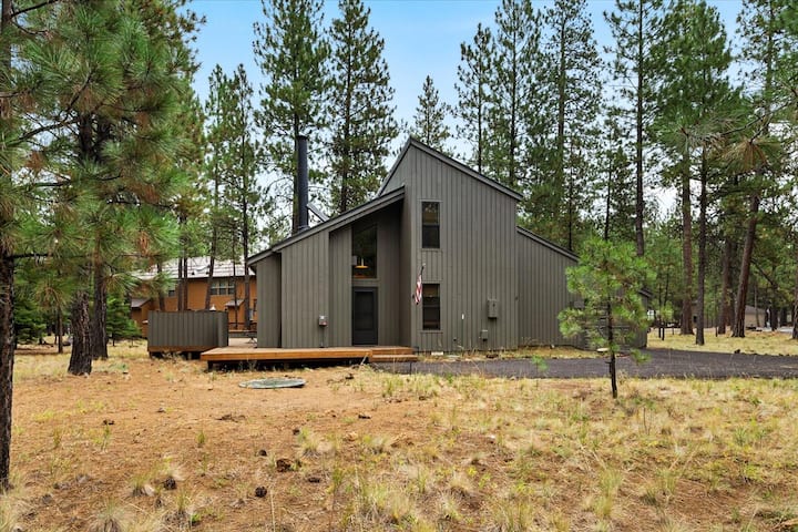 Cozy Newly Remodeled Black Butte Cabin - Black Butte Ranch, OR