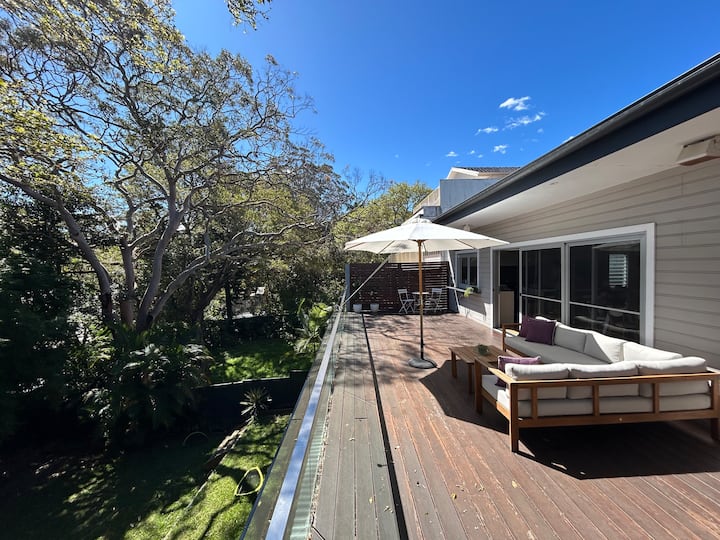 Spacious North Manly Coastal Retreat - Manly
