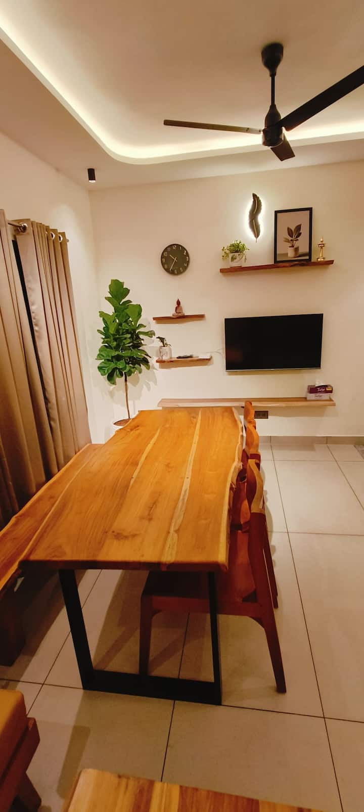 Soma.inn 2bhk Fully Furnished Guest House. - 特拉凡德倫