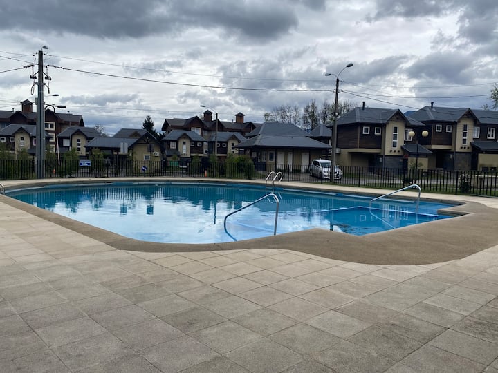 Amplia Casa 3d/3b En Pucón Con Piscina Y Quinchos - Pucón