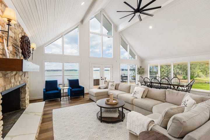 Pier Bliss On Lake Livingston- 5 Bedroom 5.5 Bath - Goat Island, Trinity