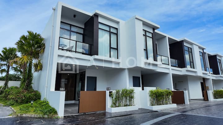 Townhouse Villa La Richie - Pattaya City