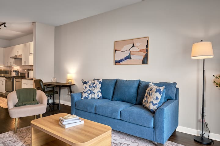 Worker's Sanctuary | Pool | Gym | Steps From Dt - Clayton, NC