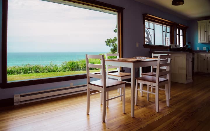 Dreamy Coastal Apartment - 트리니다드